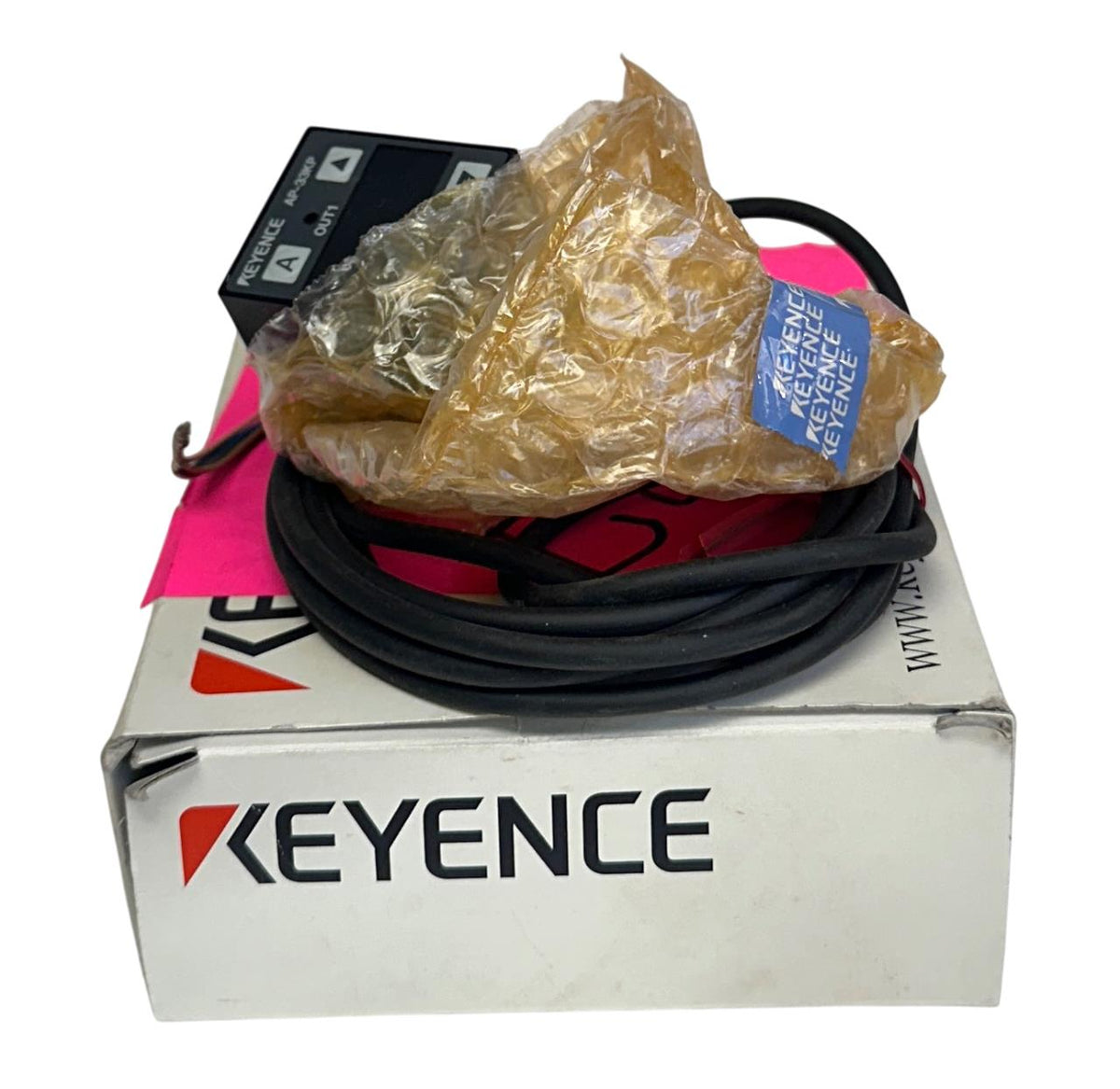 KEYENCE AP-33KP / AP33KP PRESSURE SWITCH 12-24VDC 2-COLOR 2M CABLE NSM ...