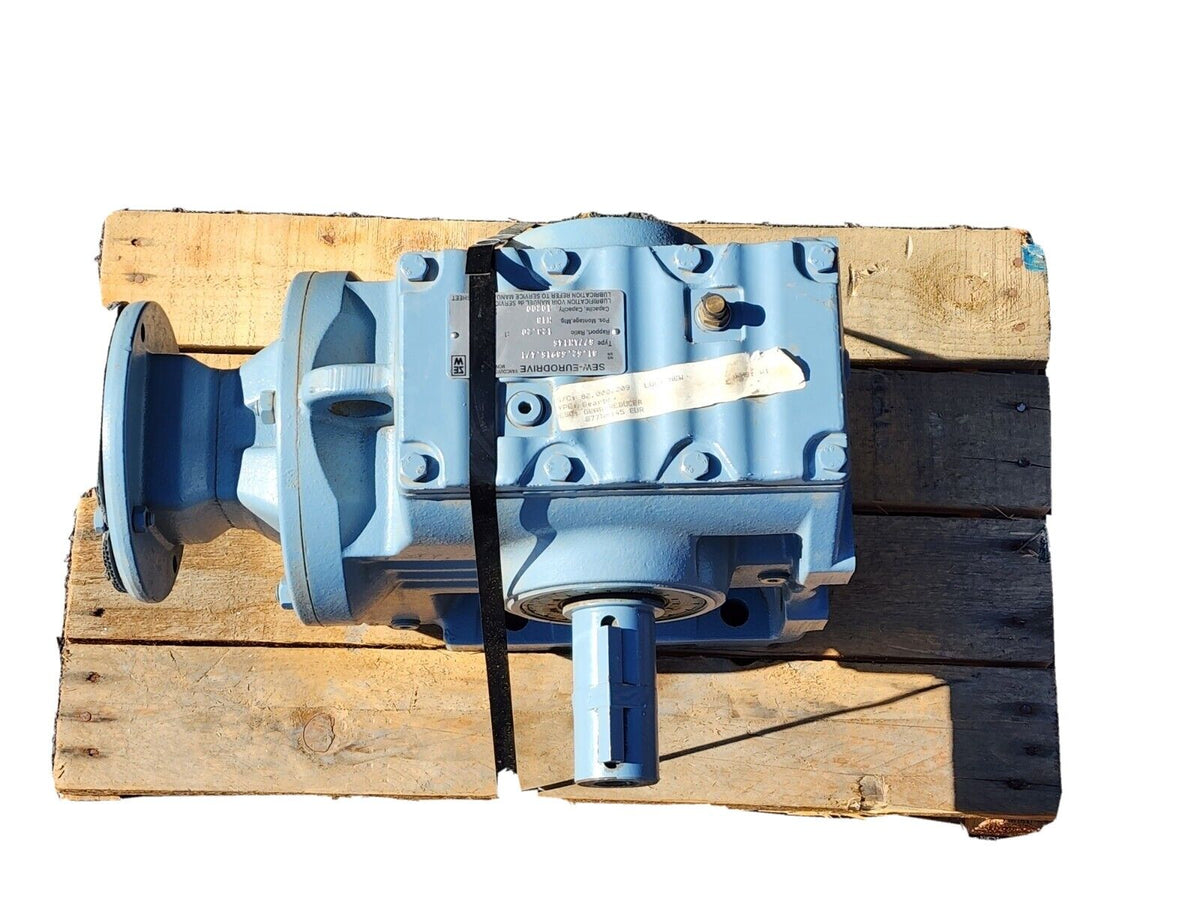 NEW SEW-EURODRIVE S77AM145 GEARBOX REDUCER 123.20:1 RATIO — PremiumPLC
